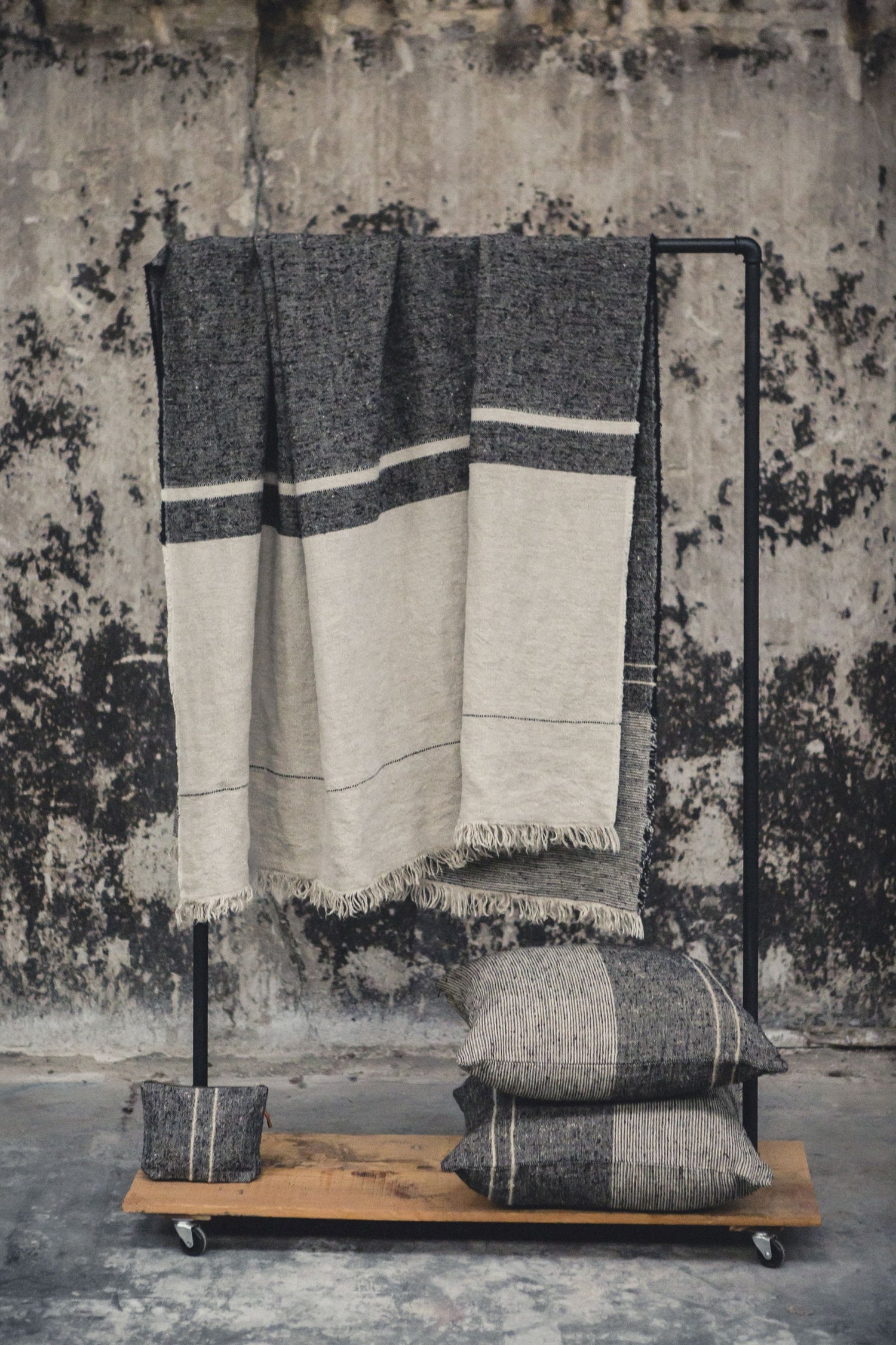 Francis Throw – French Presse Linens